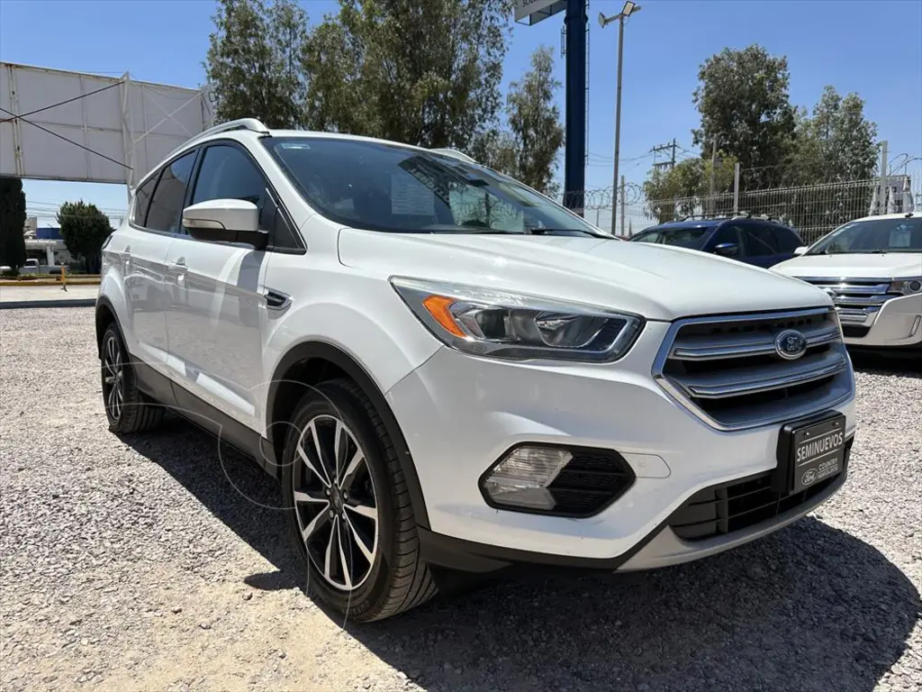 Ford Escape Titanium usado (2017) color Blanco precio $399,000