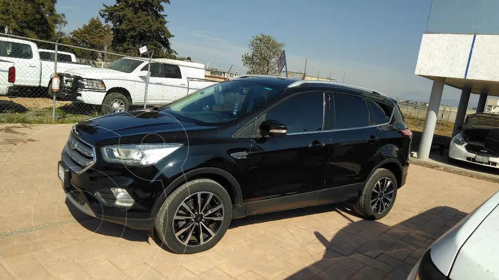 Ford Escape Titanium EcoBoost usado (2018) color Negro precio $395,000