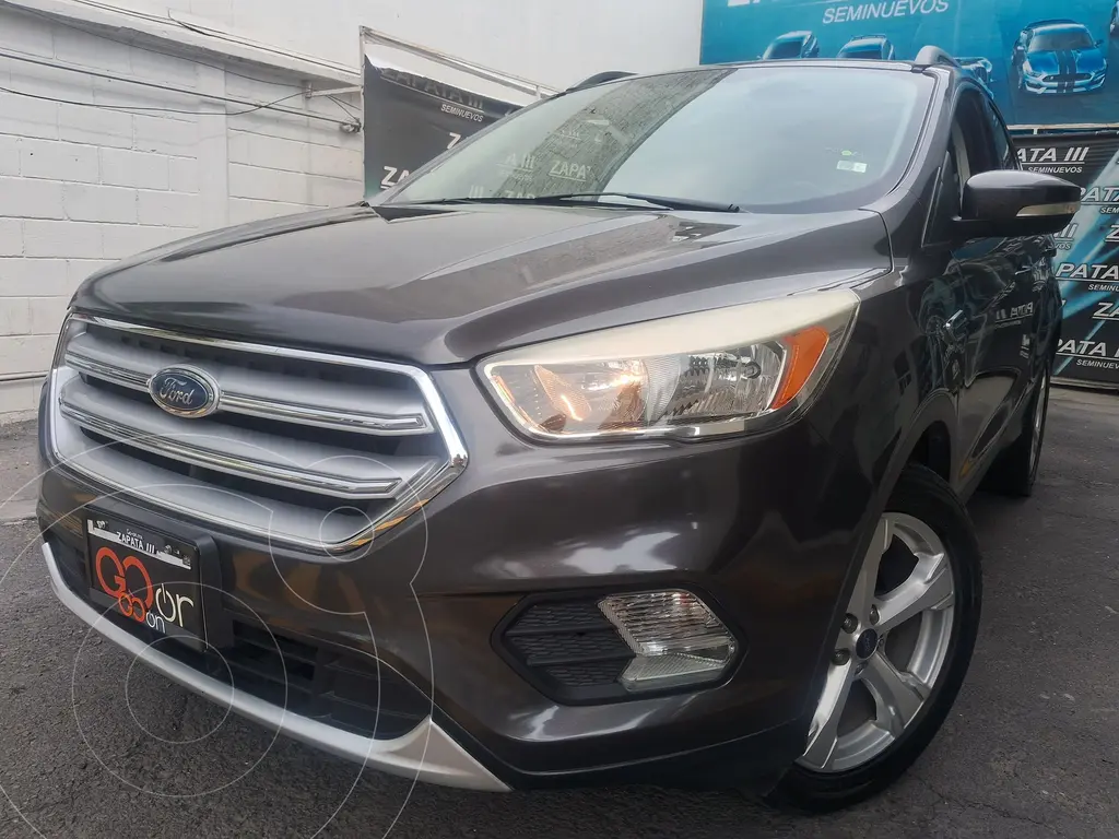 Ford Escape Trend Advance usado (2017) color Gris precio $270,000