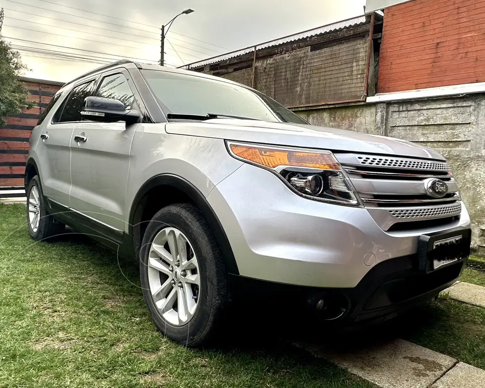 Ford Explorer 3.5L XLT 4x4 usado (2013) color Gris Plata precio $13.500.000