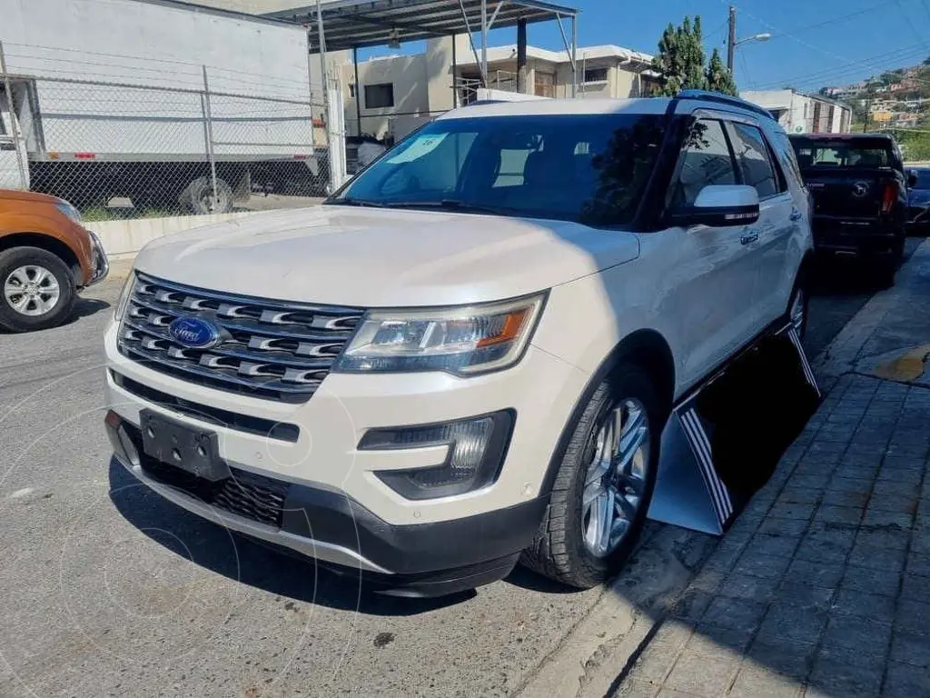 Ford Explorer Limited 4x4 3.6L usado (2016) color Blanco precio $464,000