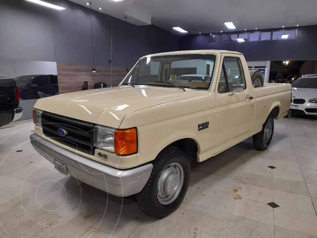 Ford F-100 XL 4x2 usado (1991) color Beige precio u$s27.000