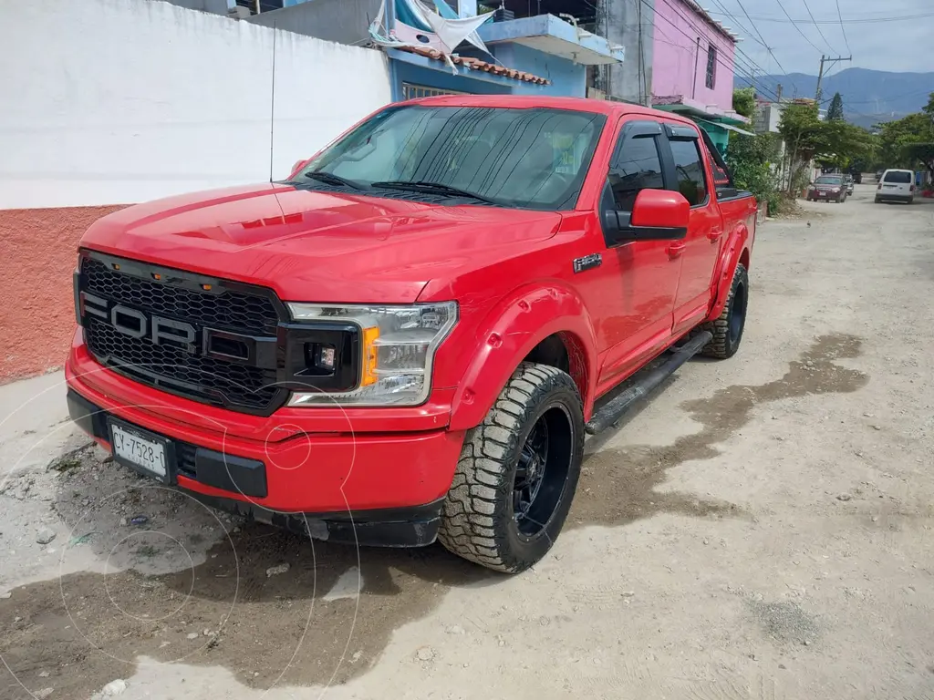 Ford F-150 XL 4x4 5.0L Doble Cabina usado (2018) color Rojo precio $550,000