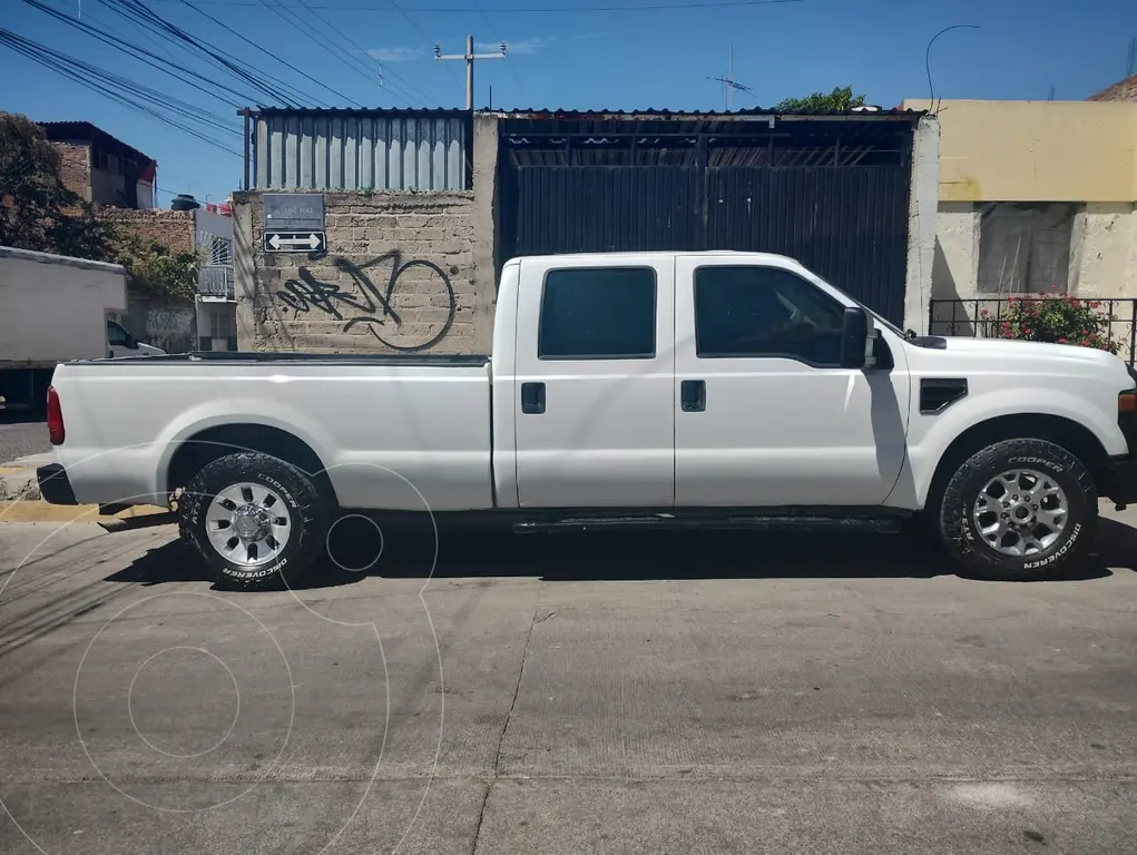 Ford F-250 Super Cab usado (2008) color Blanco precio $230,000