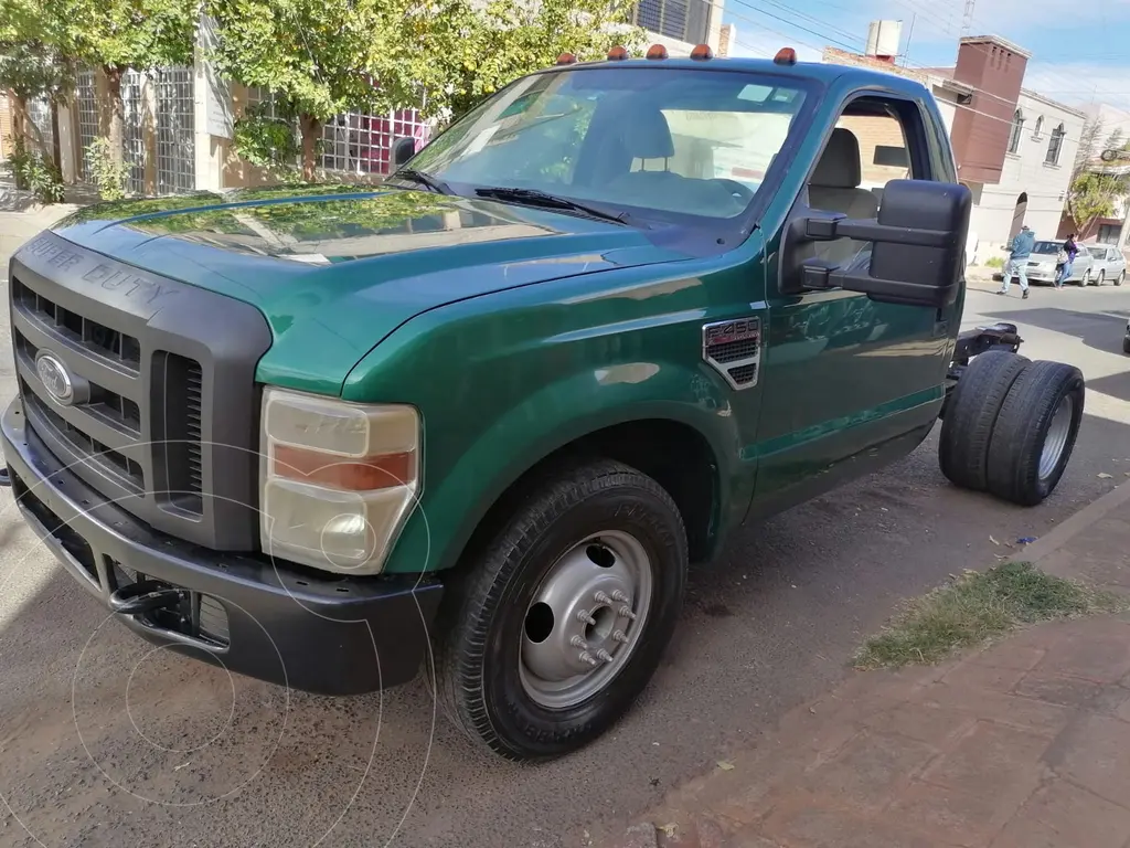 Ford F-350 XL 5.4L Chasis usado (2008) color Verde precio $239,000