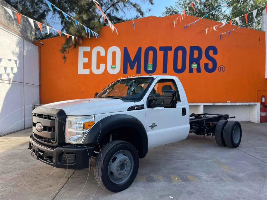Ford F-450 XL 6.8L Aut usado (2016) color Blanco precio $459,900