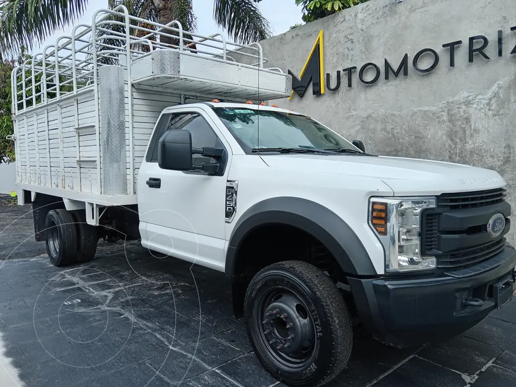 Ford F-450 XL 6.8L Aut financiado en mensualidades enganche $257,700