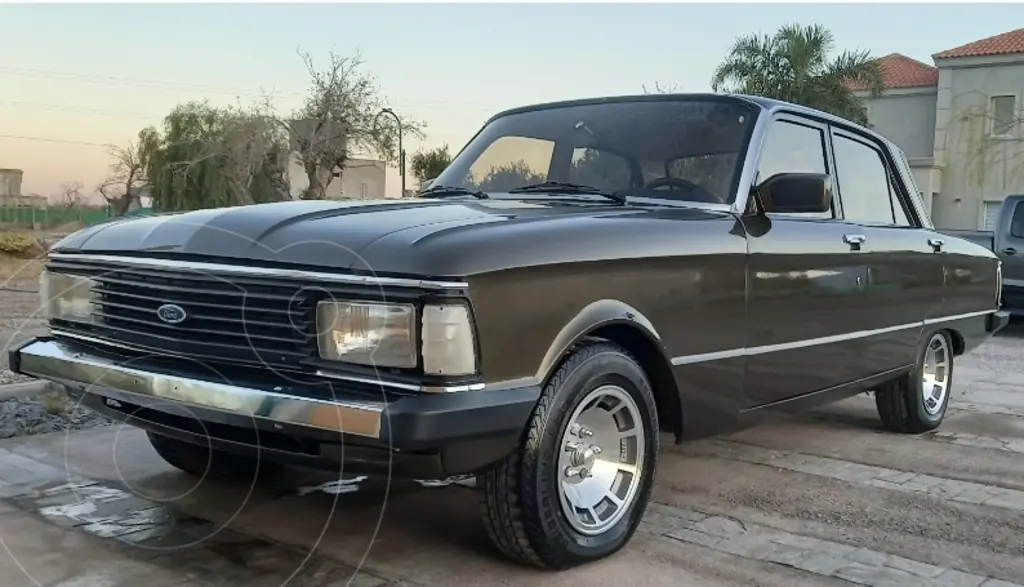 Ford Falcon 3.0L Ghia Lujo usado (1983) color Ocre precio u$s9.000