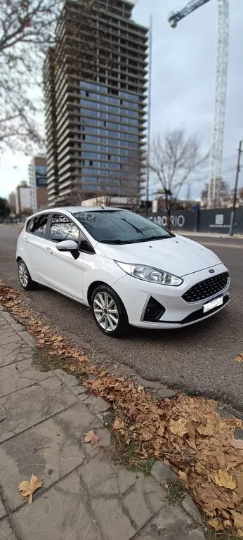 Ford Fiesta Kinetic SE Plus usado (2018) color Blanco precio u$s12.300