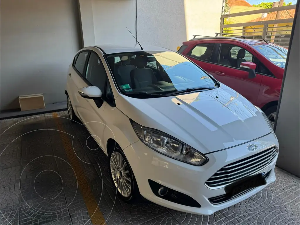Ford Fiesta Kinetic SE Plus Aut usado (2017) color Blanco Oxford precio ...