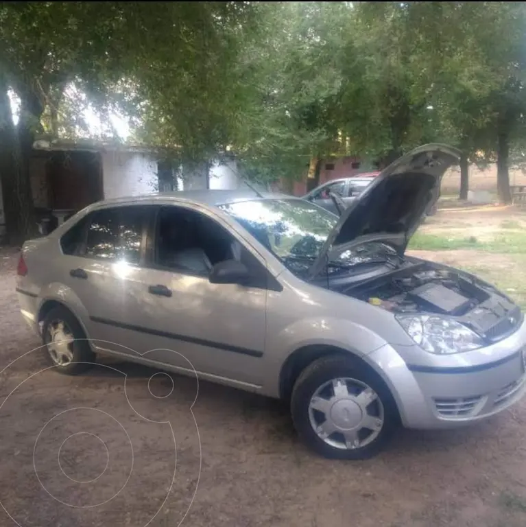 Ford Fiesta Max Ambiente Aut usado (2005) color Gris precio $2.800.000