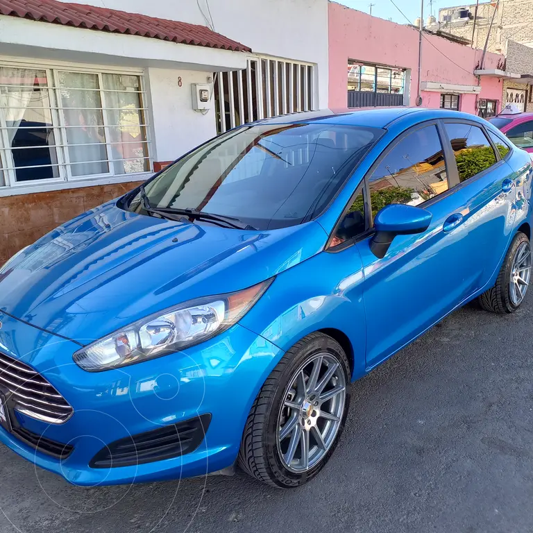 Ford Fiesta Sedan S usado (2017) color Azul Brillante precio $180,000