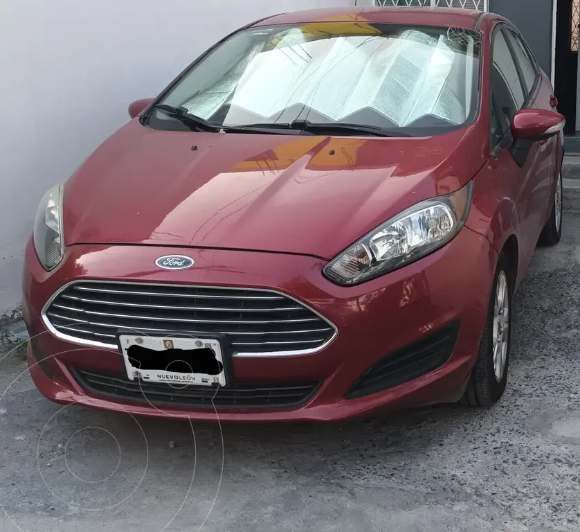 Ford Fiesta Sedan SE Aut usado (2014) color Rojo Racing precio $130,000