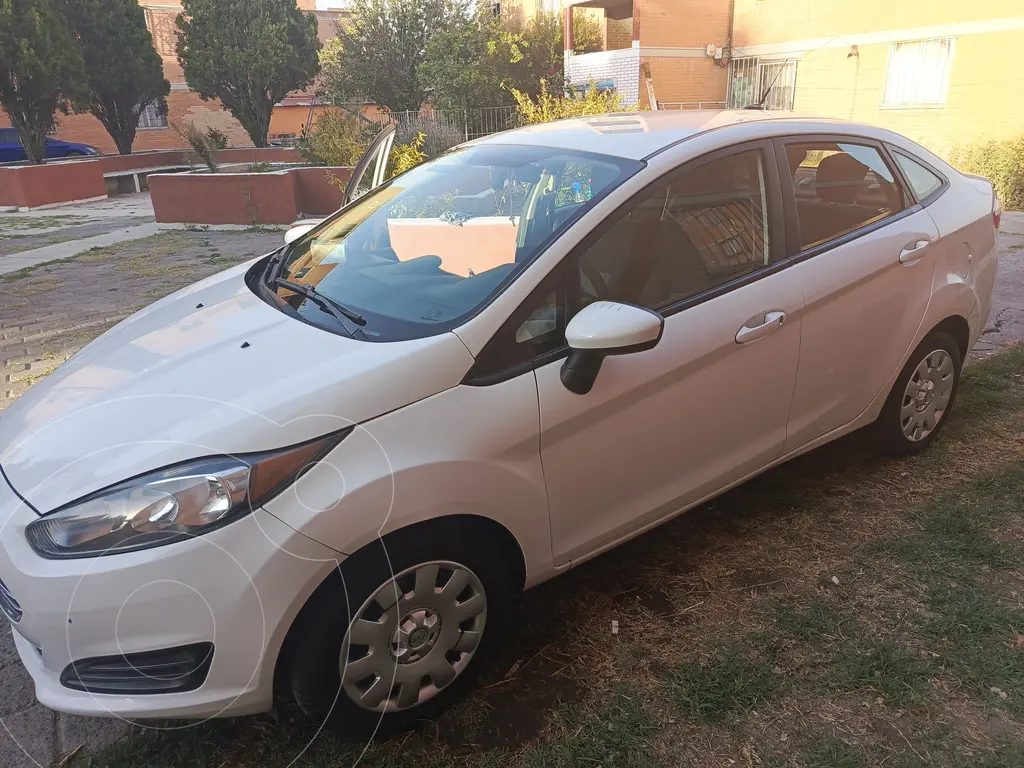 Ford Fiesta Sedan SE Aut usado (2016) color Blanco precio $140,000