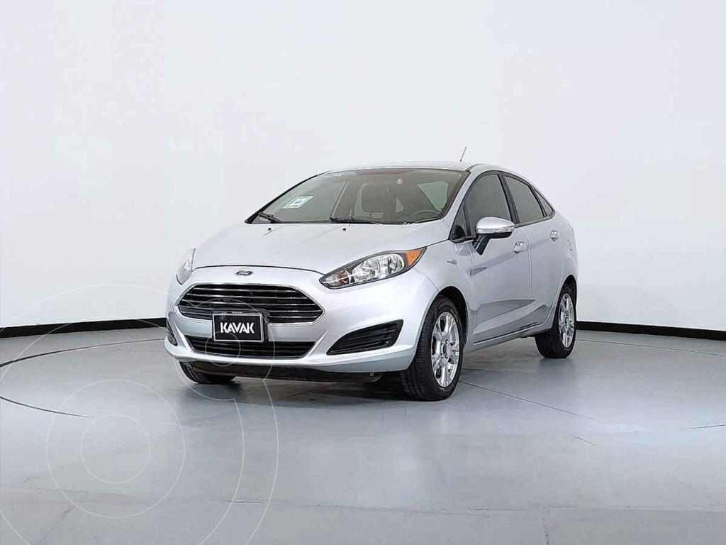 Ford Fiesta Sedan SE Aut usado (2016) color Plata precio $176,999