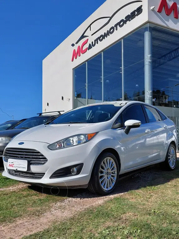 Ford Fiesta FIESTA 1.6 4P TITANIUM POWER.(KD) usado (2015) color Blanco ...
