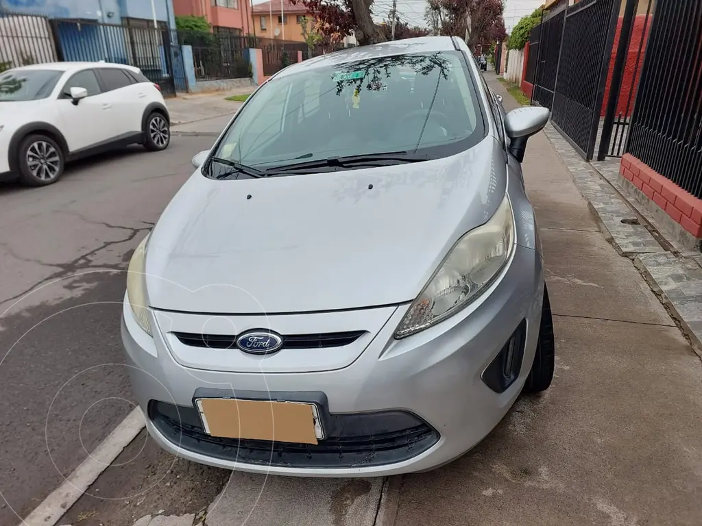 Ford Fiesta 1.6L SE usado (2013) color Gris Plata precio $5.200.000