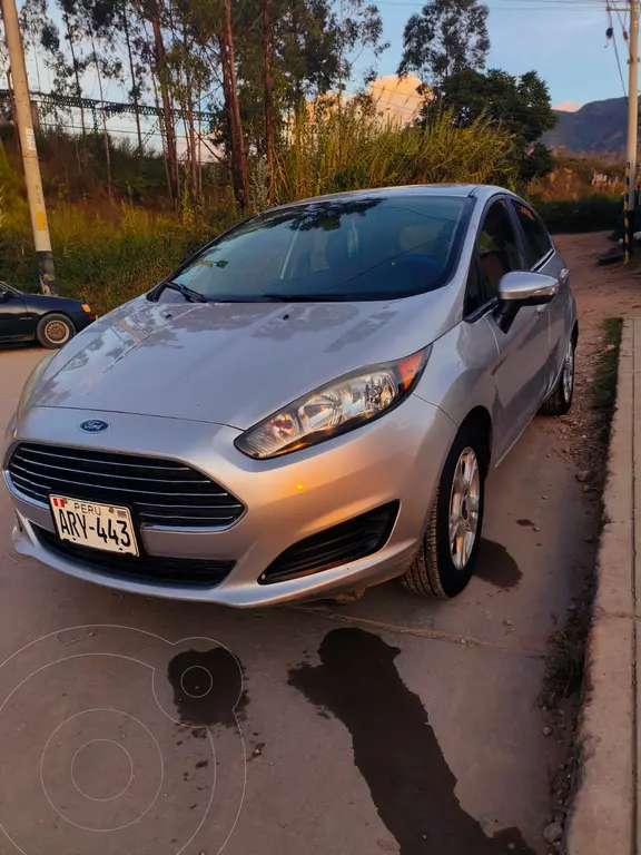 Ford Fiesta 1.6L SE usado (2015) color Gris precio u$s9,000