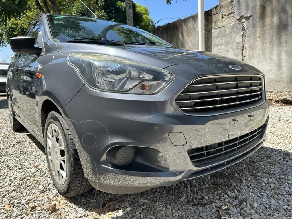 Ford Figo Hatchback Impulse A/A usado (2016) color Gris Oscuro precio ...
