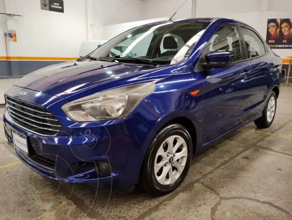 Ford Figo Sedan Titanium usado (2016) color Azul precio $193,000