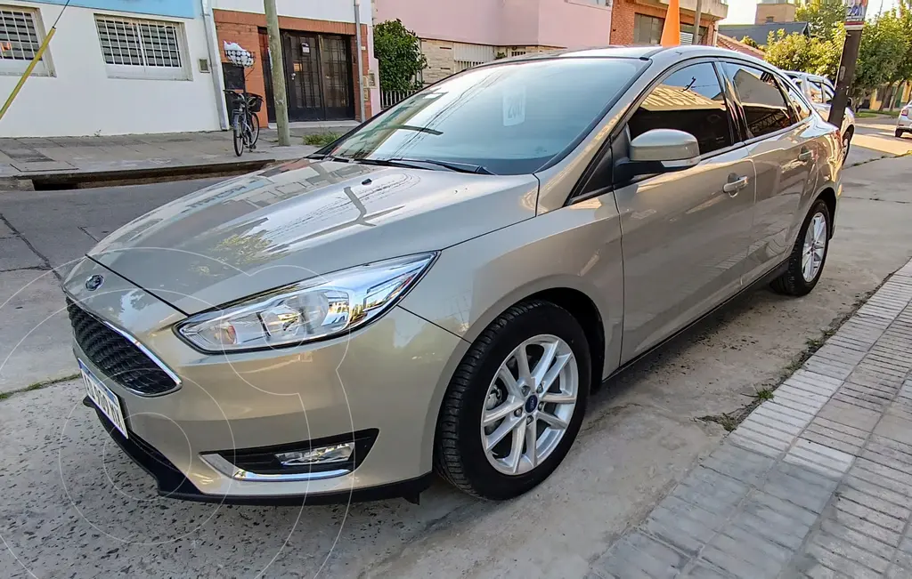 Ford Focus Sedan 2.0L SE Plus usado (2017) color Gris precio u$s19.000