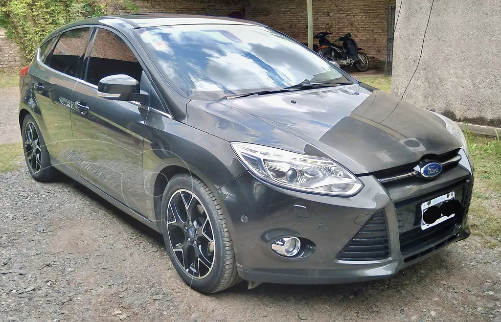 Ford Focus 5P 2.0L Titanium usado (2015) color Gris Mercurio precio u ...