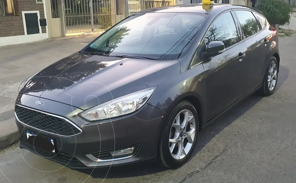 Ford Focus 5P 2.0L SE Plus usado (2017) color Gris Tectonico precio u ...