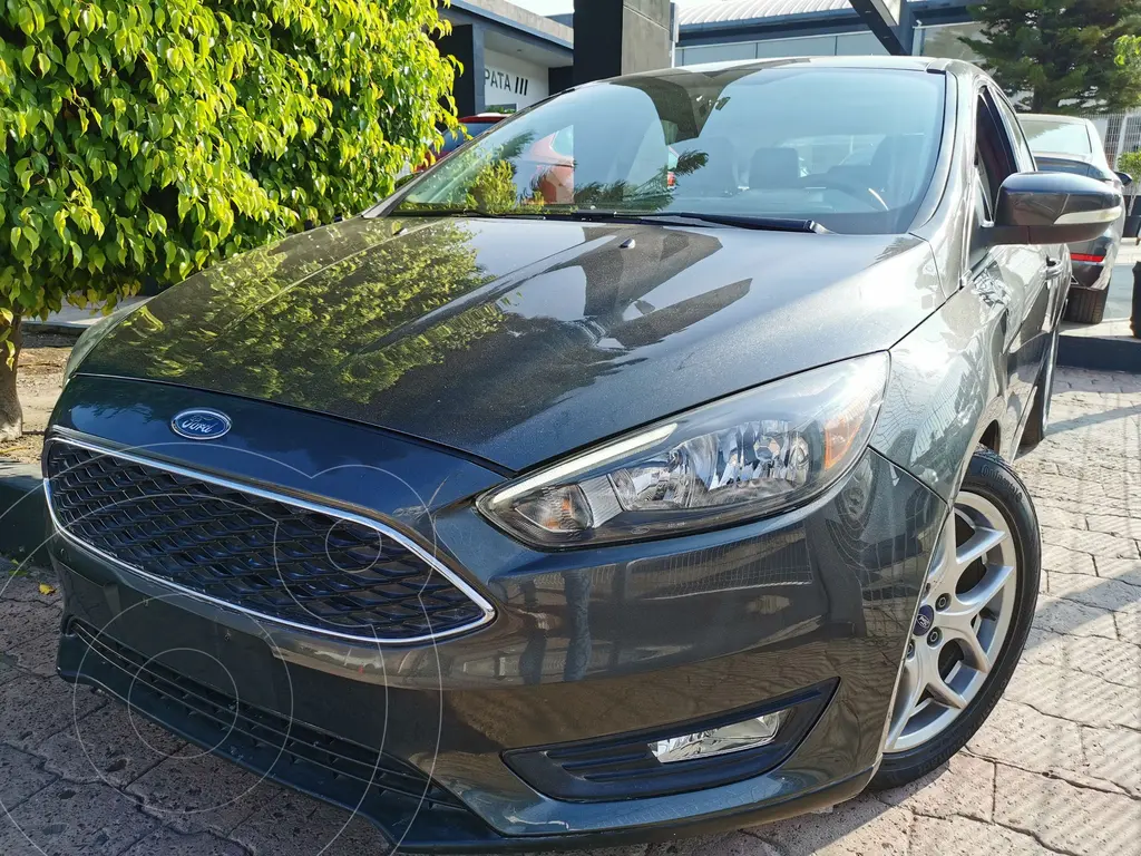 Ford Focus SE Luxury Aut usado (2016) color Gris Oscuro precio $229,500