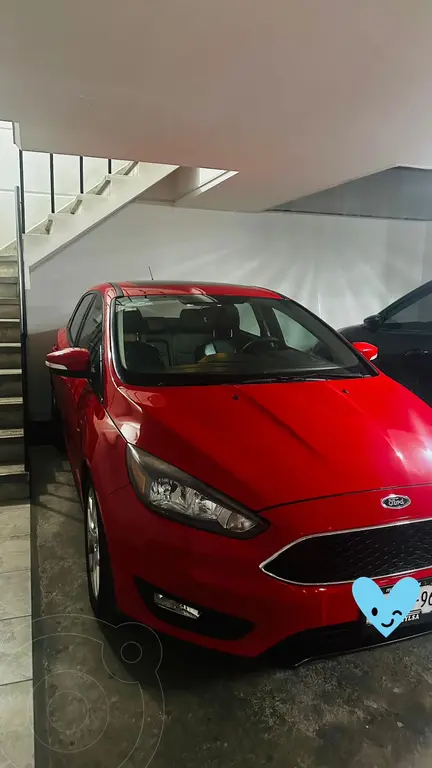 Ford Focus SE Luxury Aut usado (2016) color Rojo Rubi precio $198,000