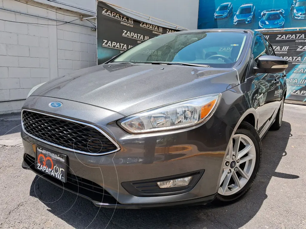 Ford Focus SE usado (2017) color Gris Oscuro precio $239,000