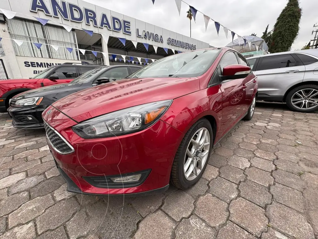 Ford Focus SE Luxury usado (2016) color Rojo Rubi precio $224,000