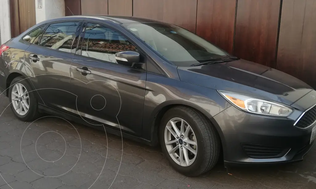 Ford Focus SE usado (2015) color Gris Mercurio precio $165,000