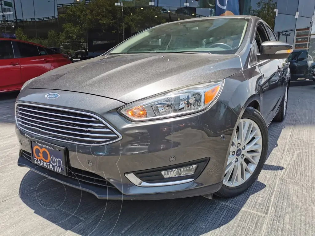 Ford Focus Titanium Aut usado (2017) color Gris precio $290,000