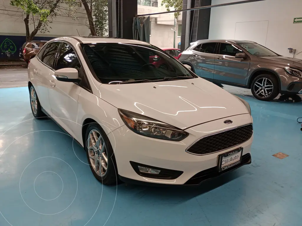 Ford Focus SE Luxury Aut usado (2016) color Negro precio $200,000