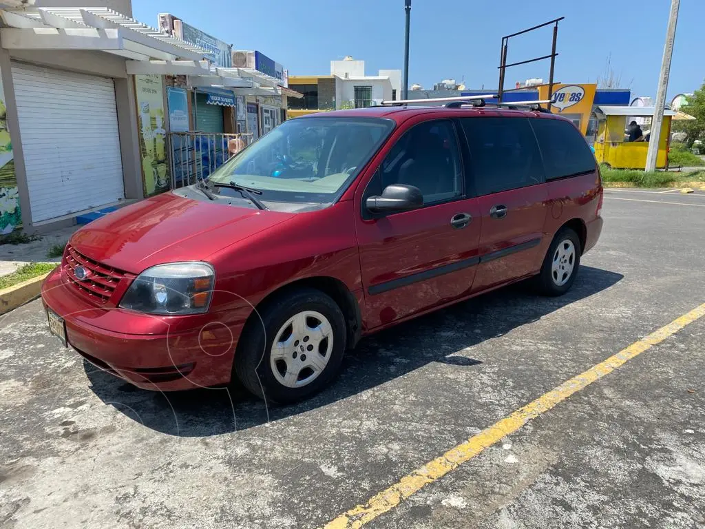 Ford Freestar LX usado (2005) color Rojo precio $120,000