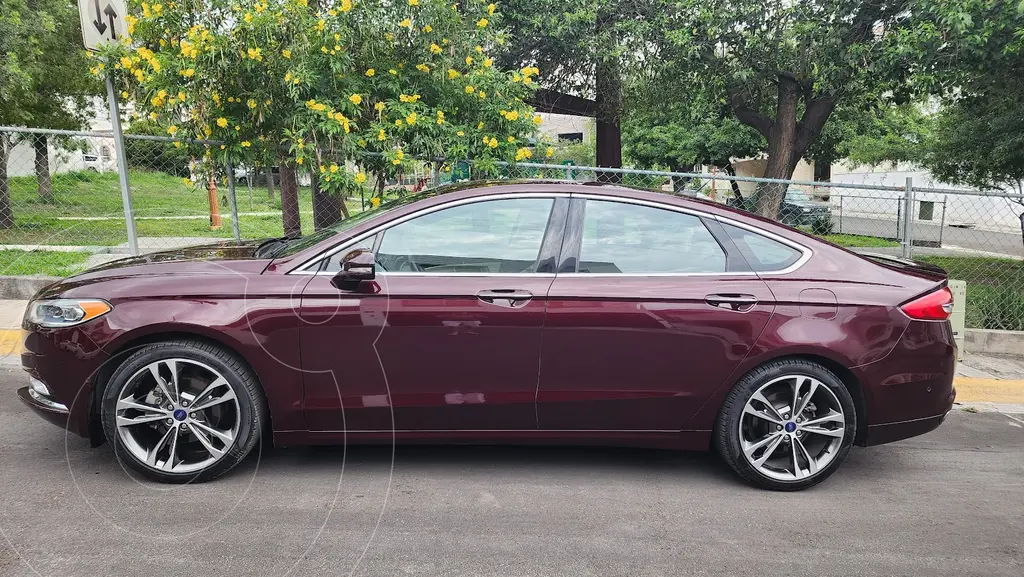 Ford Fusion Titanium Plus usado (2017) color Rojo Rubi precio $345,000