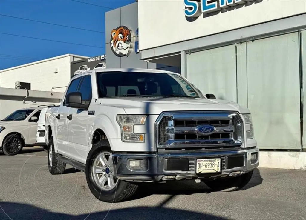 Ford Lobo XLT Crew Cab 4x4 V8 usado (2016) color Blanco precio $440,000