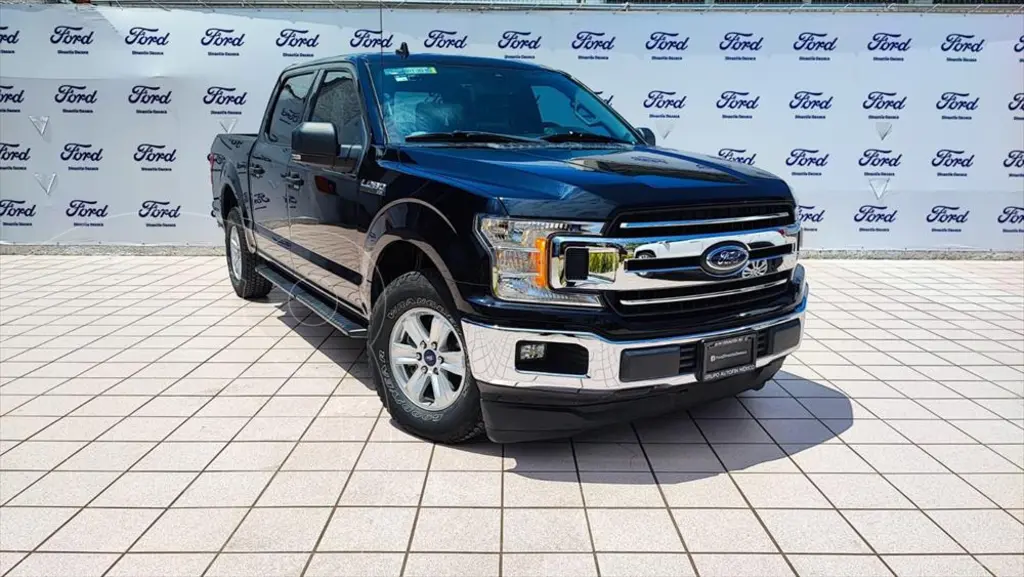 Ford Lobo XLT Crew Cab 4x2 V8 usado (2020) color Negro precio $805,000