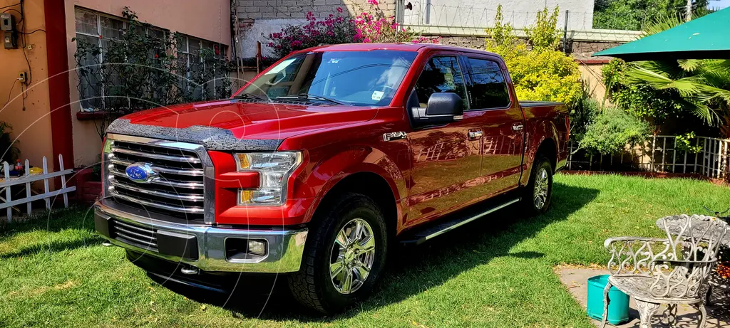 Ford Lobo XLT Crew Cab 4x4 V8 usado (2015) color Rojo Rubi precio $450,000