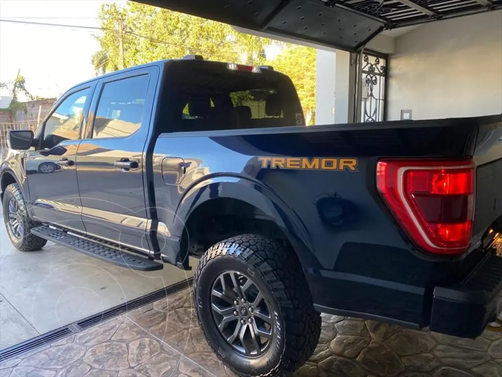 Ford Lobo TREMOR CREW CAB 4X4 3.5L GTDI V6 usado (2022) color Azul Marino precio $1,200,000