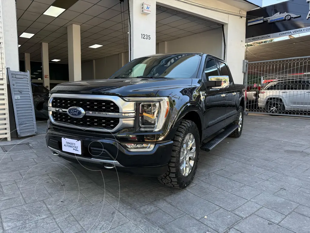 Ford Lobo Platinum Doble Cabina usado (2021) color Negro precio $989,900