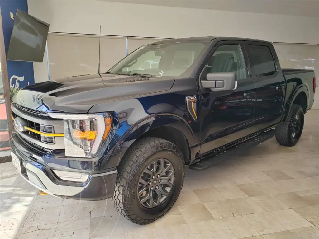 Ford Lobo Lariat Crew Cab 4x4 usado (2022) color Azul Electrico precio ...