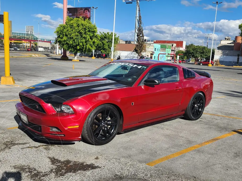 Ford Mustang ST Coupe 3.7L V6 usado (2014) color Rojo precio $360,000