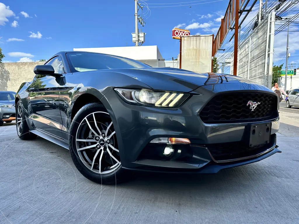 Ford Mustang Coupe 2.3L Aut usado (2017) color Gris precio $479,000