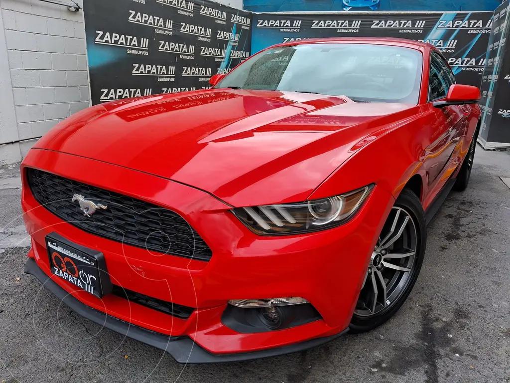 Ford Mustang Coupe 2.3L usado (2017) color Rojo precio $585,000