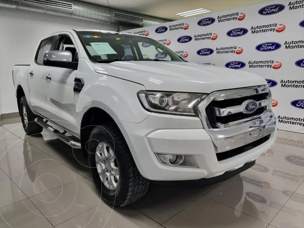 Ford Ranger XLT 4x2 Cabina Doble usado (2017) color Blanco precio $389,000