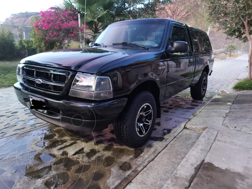 Ford Ranger XL Cabina Regular usado (2000) color Negro precio $150,000
