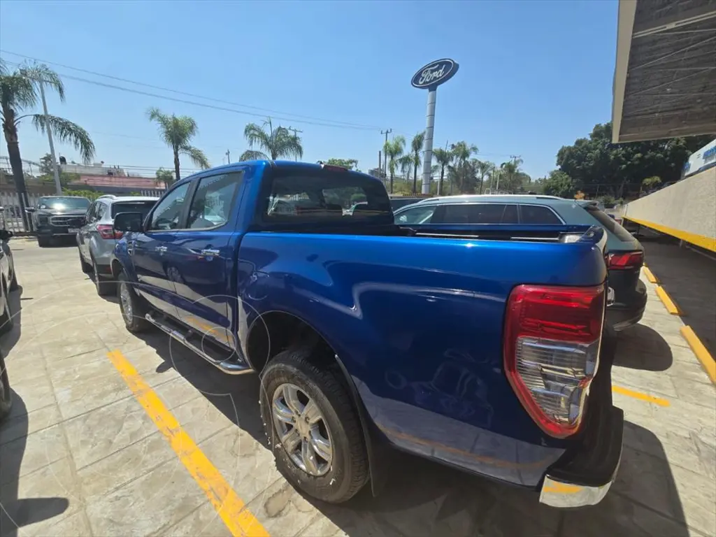 Ford Ranger XLT Gasolina 4x2 usado (2021) color Azul precio $498,000