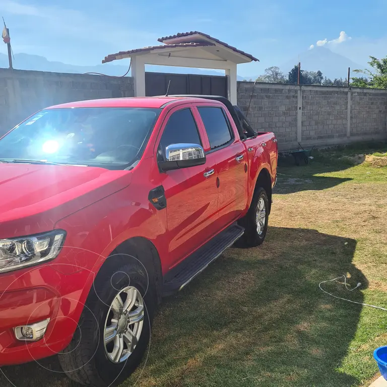 Ford Ranger XLT 4x2 Cabina Doble usado (2020) color Rojo precio $350,000