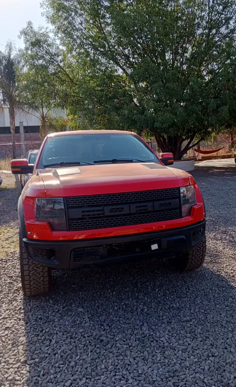 Ford Raptor Cabina y Media usado (2006) color Rojo precio $440,000